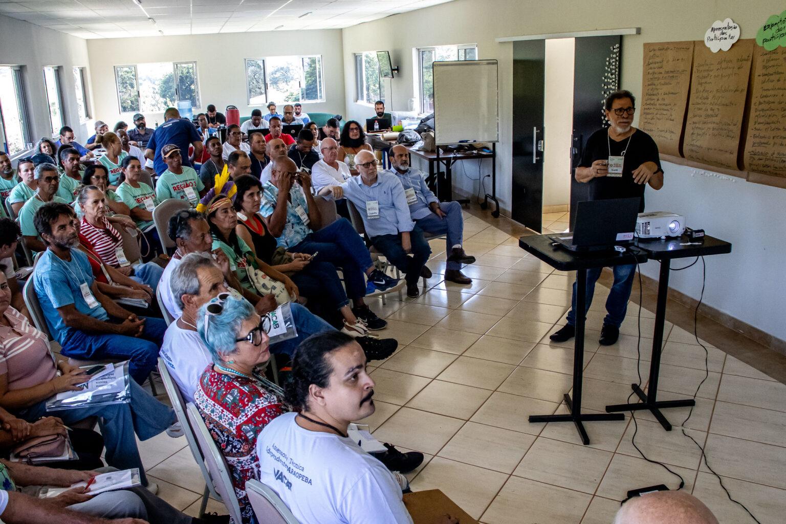 Pessoas atingidas definem diretrizes para orientar a aplicação de ...
